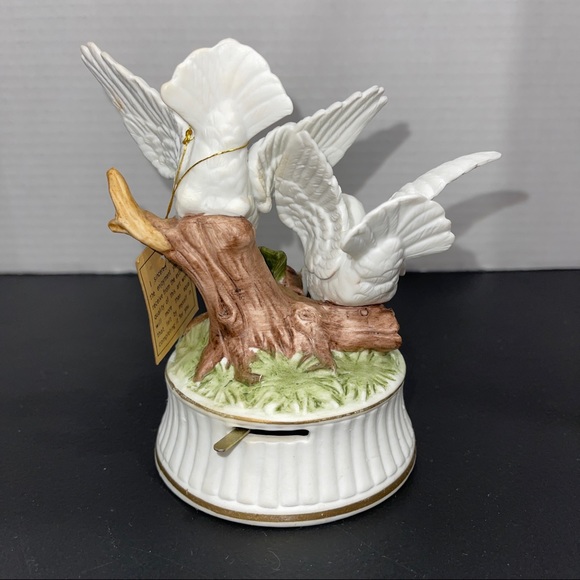 Lefton | Accents | Lefton White Doves Music Box | Poshmark